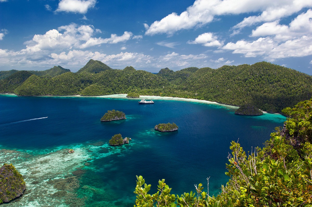 Yacht ASTERIA, DC Anastassiades & ACh Tsortanides | CHARTERWORLD Luxury ...